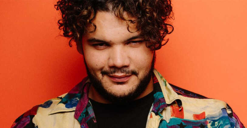 « Aimons-Nous Vivants » : Les chiffres de ventes de l’album de Sadek ...