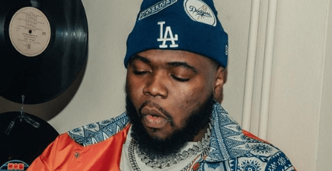 Il se fait passer pour Fresh La Peufra et fait un showcase en Espagne