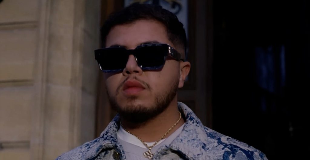 Hamza annonce son album avec élégance dans le titre « Introduction