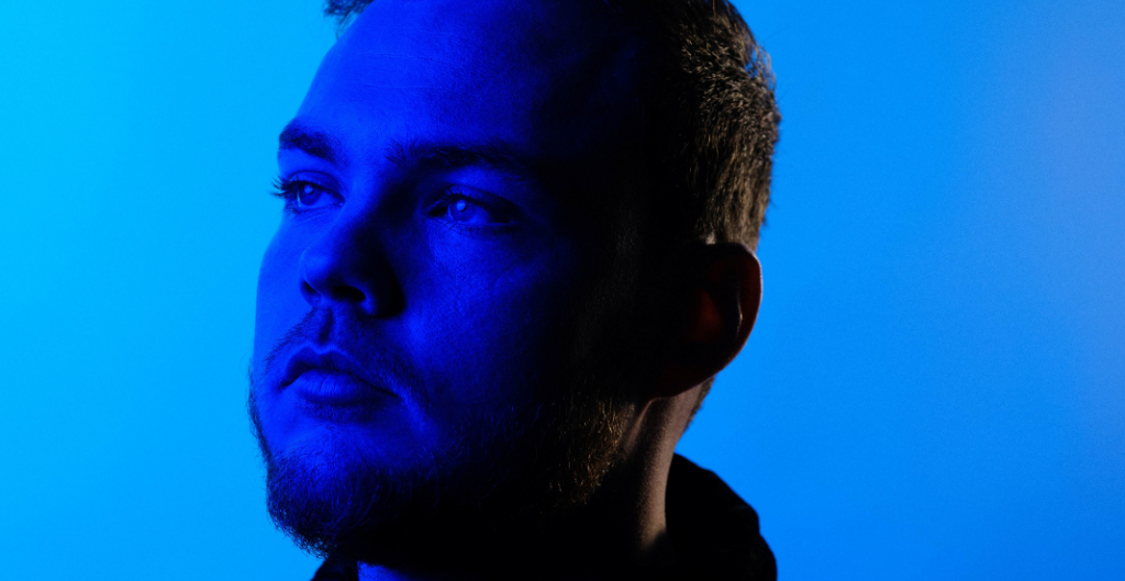 Rémy dévoile son nouvel opus « Camus » : Un voyage poétique et sincère ...